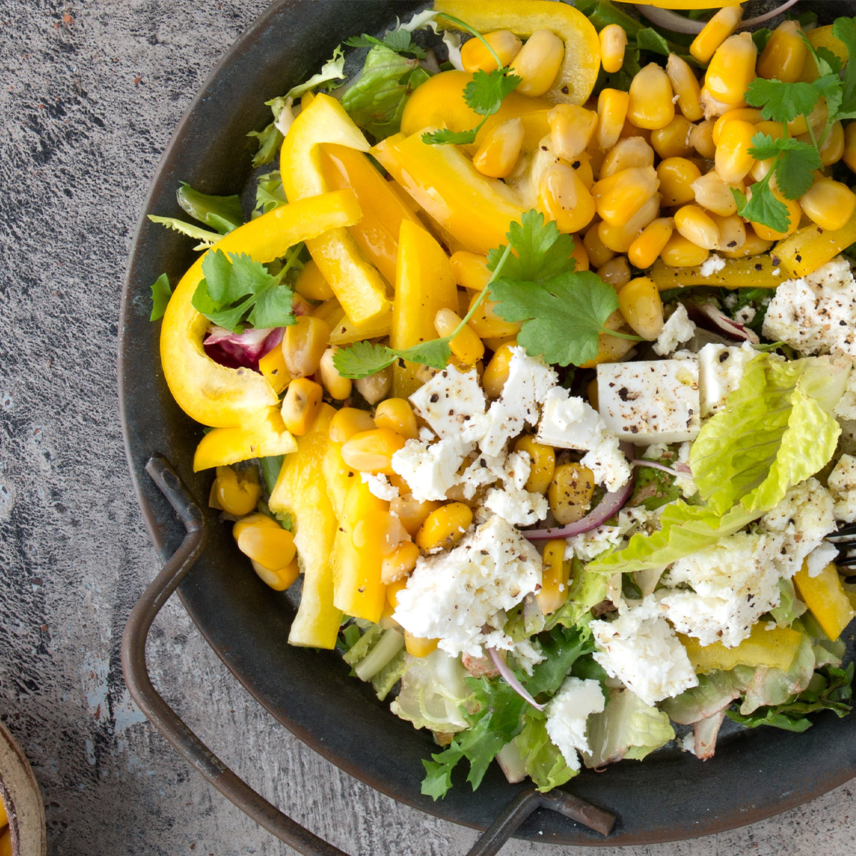 Salata sa kukuruzom i fetom - Flora Foods