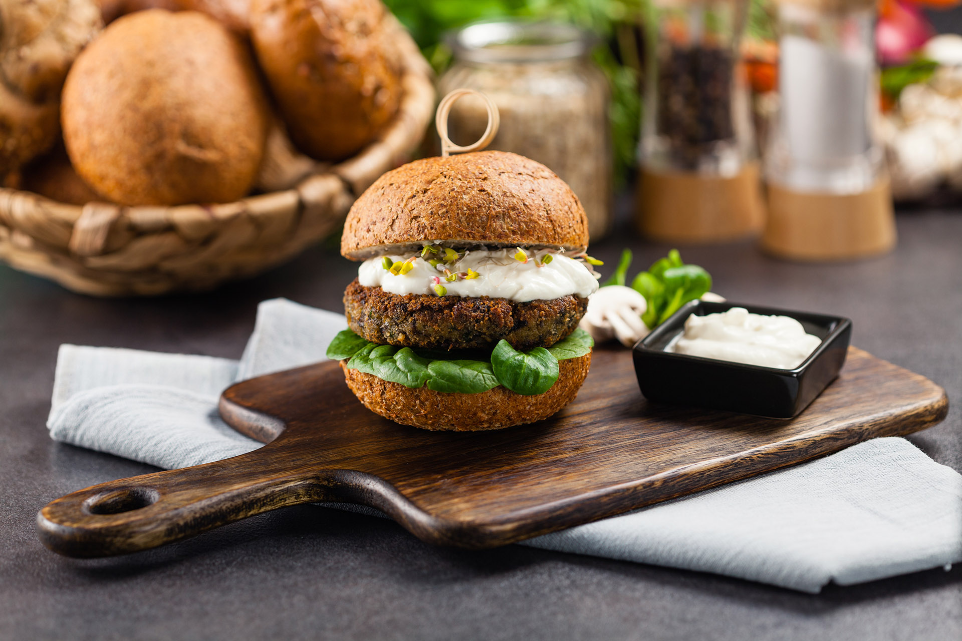 Azijski edamame burger - Flora Foods